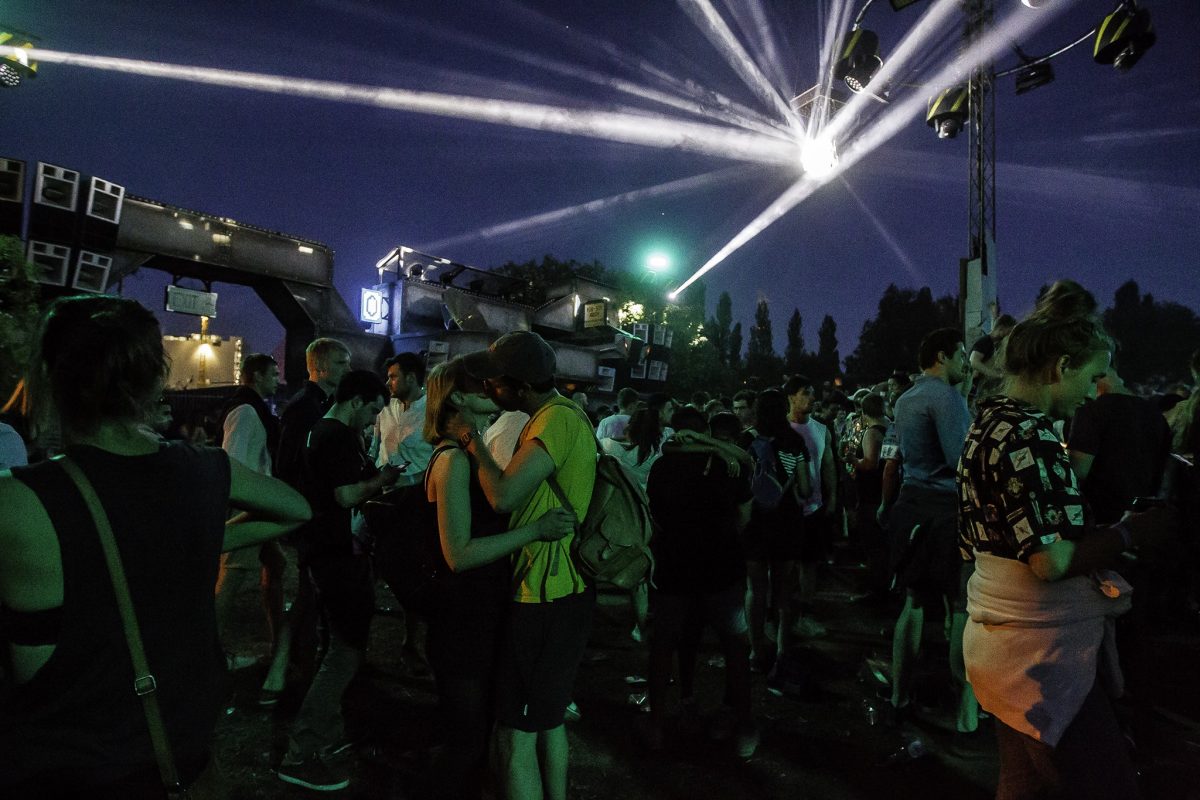 On a été au Distortion Festival, un énorme événement mêlant tous les ...